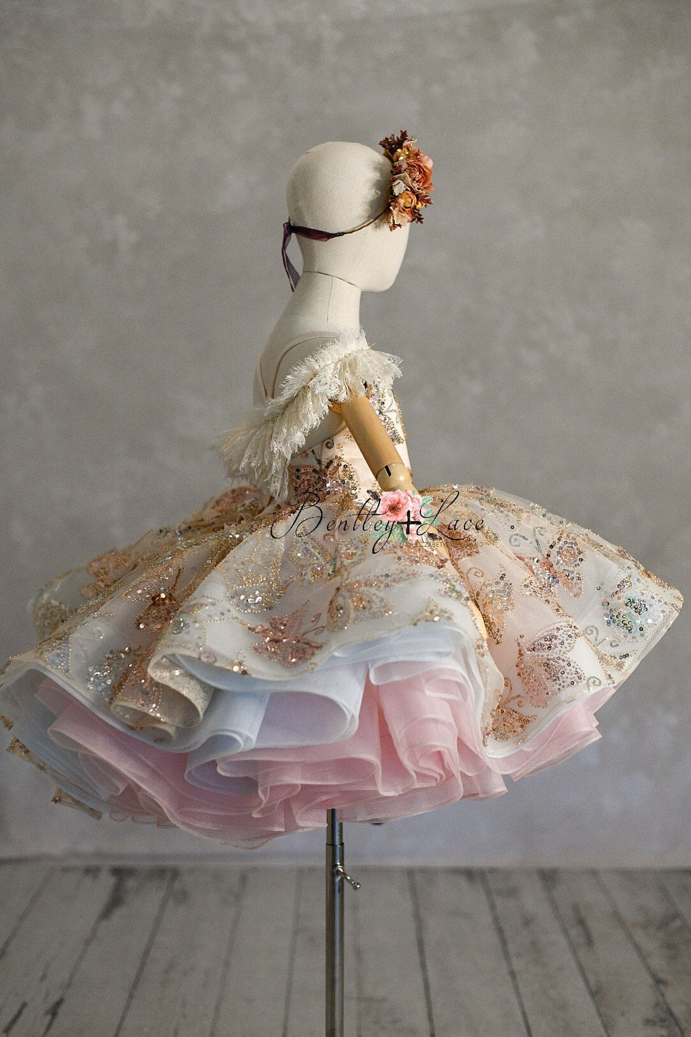 REMNANT Blue glitter details